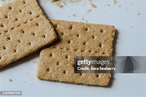 Graham Crackers High-Res Stock Photo - Getty Images