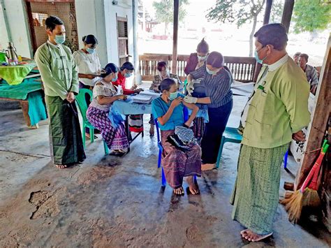 ပွင့်ဖြူမြို့နယ်၌ ဒေသခံပြည်သူများအား ဒုတိယအကြိမ် ကိုဗစ် ၁၉ ရောဂါကာကွယ်ဆေး ဆက်လက် ထိုးနှံပေး