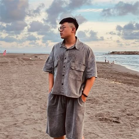 小鷿 Yu Hao 1221 • Threads Say More