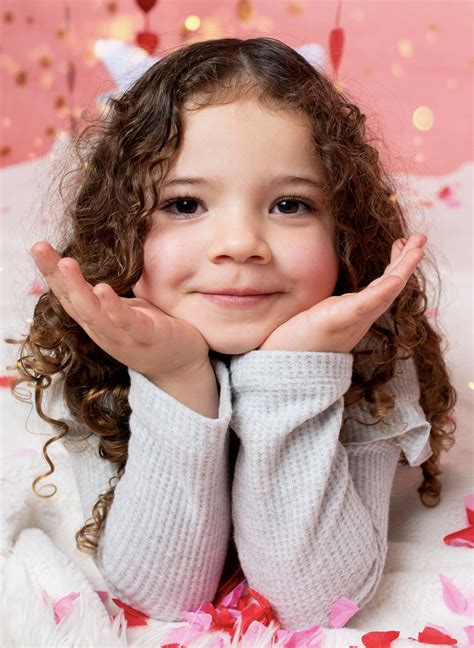 Nala Willow Model Folio