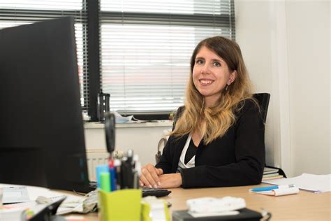 Portrait Dalumni Maryline Clauzel Chimie Production Et Management