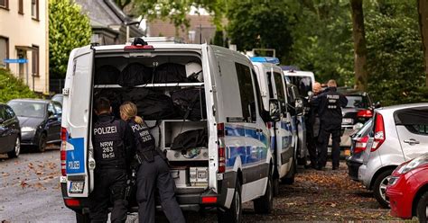 Polizei sucht erneut nach Beweismittel in Solingen | NRW - Mindener ...