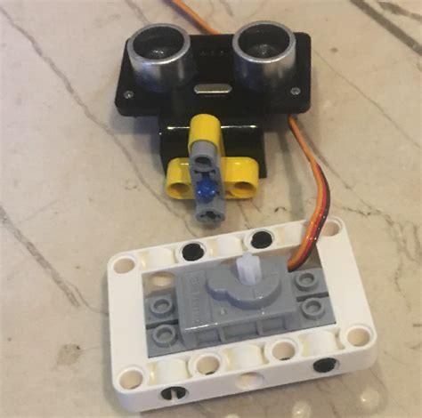 OSOYOO Building Block Robot Car Lesson Obstacle Avoidance Car Osoyoo
