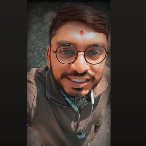 Shubham Patel Shubham 26 98 • Threads Say More