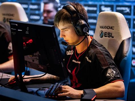 Dev1ce Responded To His Girlfriend Cheats On Someone CSGO HOW