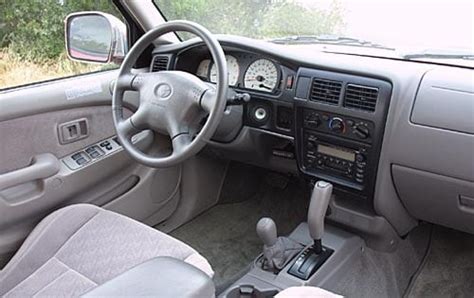 2001 Toyota Tacoma Pictures 33 Photos Edmunds