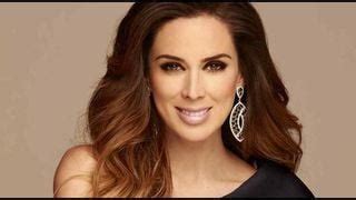 Mexican Tv Star Jacqueline Bracamontes Joins Telemundo News Crossroadstoday Com