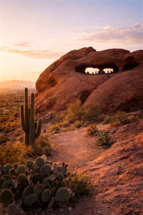 Papago Park Hole In The Rock Sunrise Sunset Hike Guide Hours Trail Parking And Tips Way4i