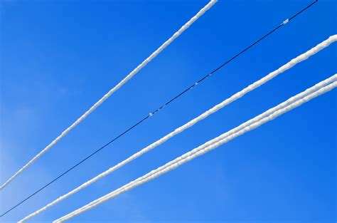 무료 이미지 감기 비행 하늘 일몰 화이트 바람 높은 돛대 눈이 내리는 푸른 맑은 배경 전선 벽지 모양 전압 지구의 분위기 옥외 구조물