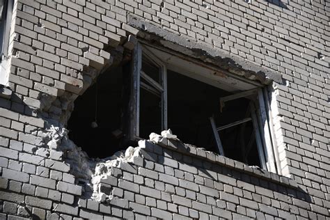 У Нікополі ліквідують наслідки ворожих обстрілів фото опублікувала міська рада