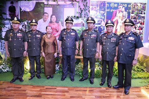 សម្ដេចតេជោ ហ៊ុន សែន អញ្ជើញពិនិត្យមើលសមិទ្ធផលនានា នៃកងពលតូចលេខ៧០