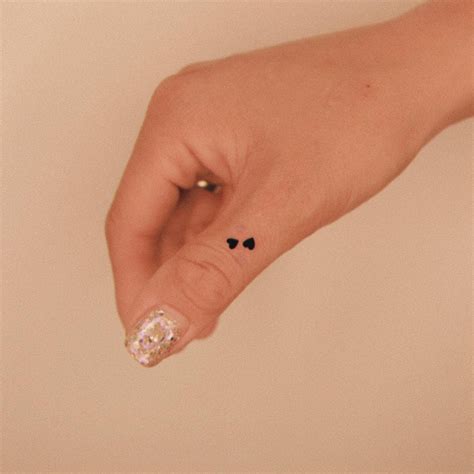50 Beautiful Finger Tattoo Ideas For Women May The Ray