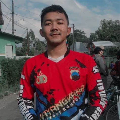 Ma Mong Irs Moel • Threads Say More