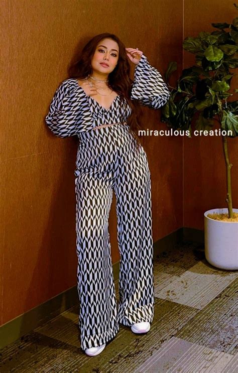 Pin By ༺ 𒆜𝕀𝕋𝕊 𝕄𝔼𒆜 ༻ ¯`♥´¯ On Neha Kakkar And Tony Kakkar Jeans