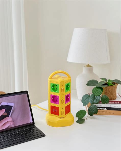 민트바나나 광고 식상한 일반 멀티탭은 노우 마치 오브제같은 비비드컬러에디션 디자인 멀티탭💛 무려 10구 멀티탭과 Usb C포트 2개 Usb A포트 2개가 함께있는