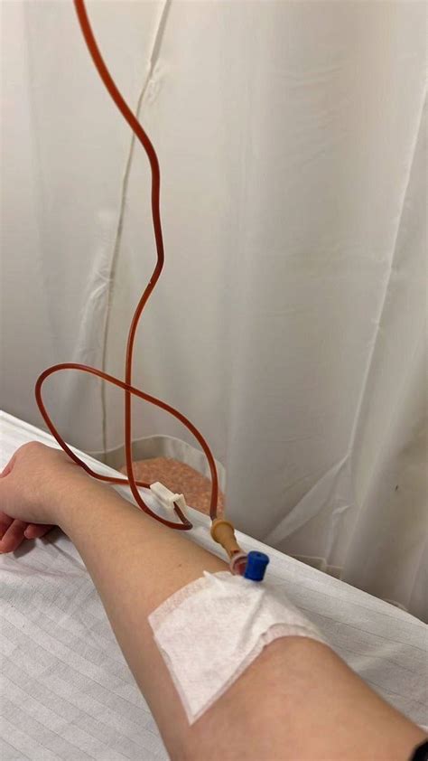 عکس فیک بیمارستان دخترانه و پسرانهسرم، اتاق عمل، کما، ای سی یو، شکستگی