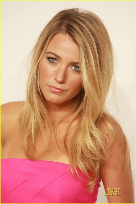 Blake Lively Looks Pretty In Pink Photo Blake Lively Photos Just Jared