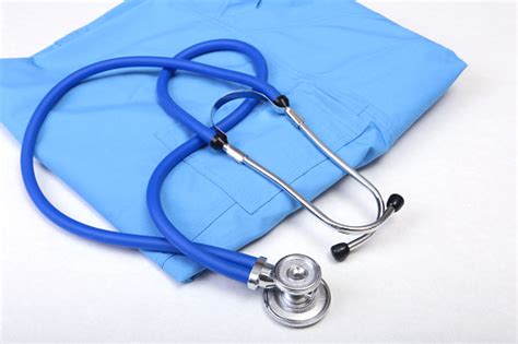 블루 의사 유니폼 근접 촬영에 의료 청진 기 장갑 Rx 처방 의료 도구와 악기가 게 혈압 측정 개념 건강관리와 의술에 대한 스톡 사진 및 기타 이미지 Istock