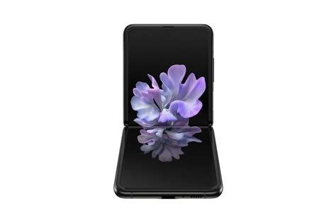 Samsung представила смартфон-раскладушку с гибким экраном за $1379 – Spot
