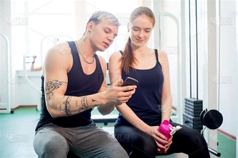 健身房 女孩 教练 美 水平画幅 形状 美人 指导教师 户外 白人