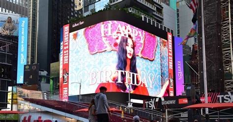트와이스 쯔위 뉴욕 타임스퀘어 대형 전광판 등장 시선강탈 비주얼