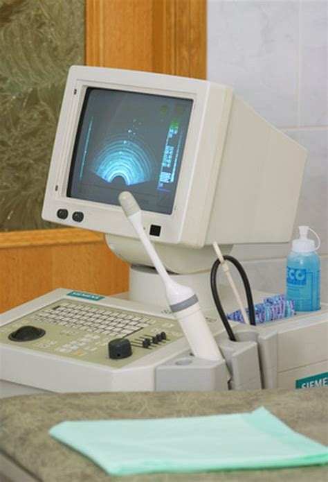 Features Of CRT Monitors Techwalla