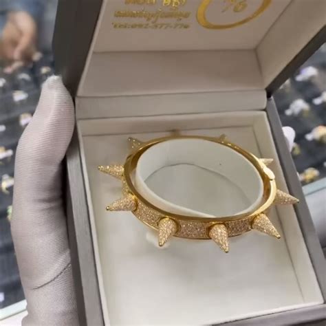 មិនមែនលំៗទេ ដេវីត ធ្វើឈុតខ្សែ ក និងកងដៃ ដាំពេជ្រ តម្លៃរហូតដល់ មានវីដេអូ Khmerload