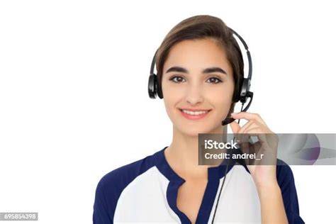 흰색 배경 위에 절연 센터 연산자를 호출 합니다 헤드셋에서 젊은 스페인 사람 또는 라틴 아메리카 여자 It 지원에 대한 스톡 사진 및 기타 이미지 Istock