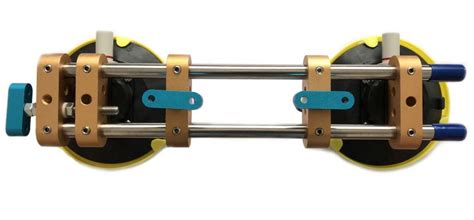 Монтажна регулируема вакуум лапа с винт