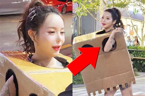 Naked Woman In A Box Roams Street Asking To Touch Inside Performance Art Or Insanity