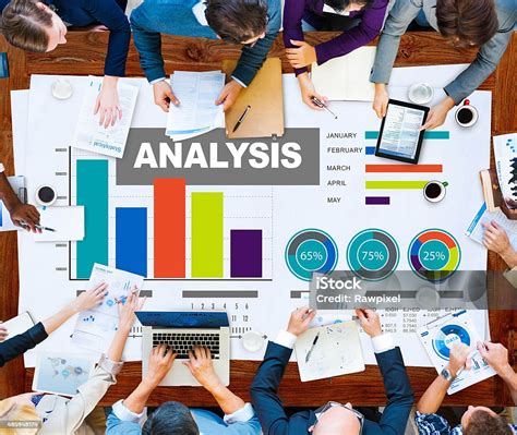 매출관리 분석 막대 그래프의 차트 데이터 정보를 컨셉입니다 2015년에 대한 스톡 사진 및 기타 이미지 2015년 그래프 기업 재무와 산업 Istock