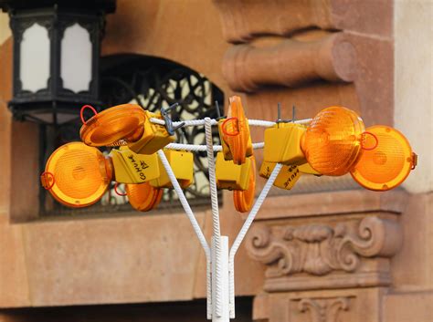 Ensuring Safe Loading Dock Operations With Guide Lights