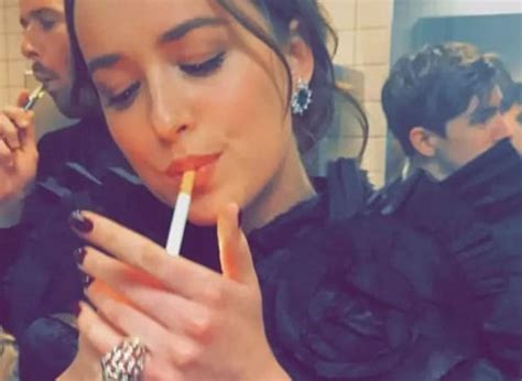 Dakota Johnson Height Age Boyfriend Family Biography Starsunfolded