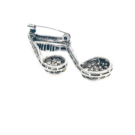 Brosa Eleganta Argintie Cu Nota Muzicala