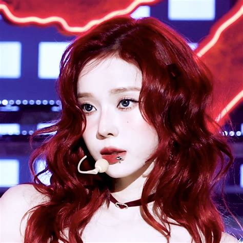 아이돌 이슈 팬들 사이에서 50 대 50으로 갈린다는 에스파 윈터 드라마 스타일링 