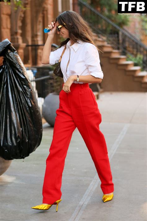 Emily Ratajkowski Sexy Photos Sexy E Girls