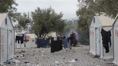 ЕС и Гърция подписаха споразумение за нов мигрантски център на Лесбос Nova