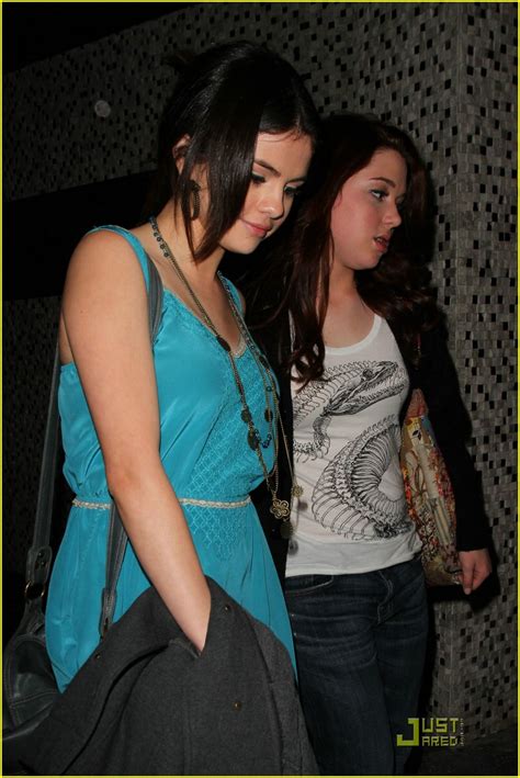 Selena Gomez And Jennifer Stone Are East Enders Photo 352659 Photo