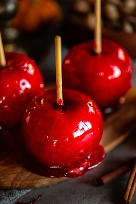 Classic Old Fashioned Candy Apples — Under A Tin Roof