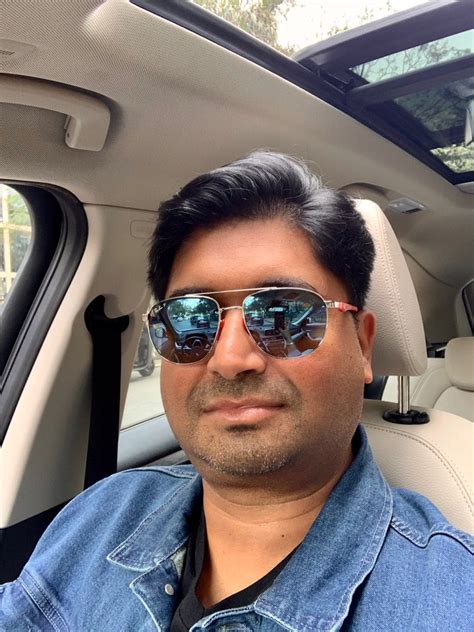 about amit samant medium