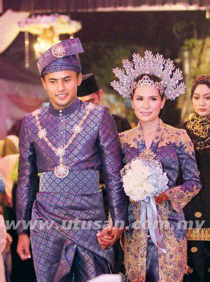 Baju Kahwin Songket Purple BryankruwFarley