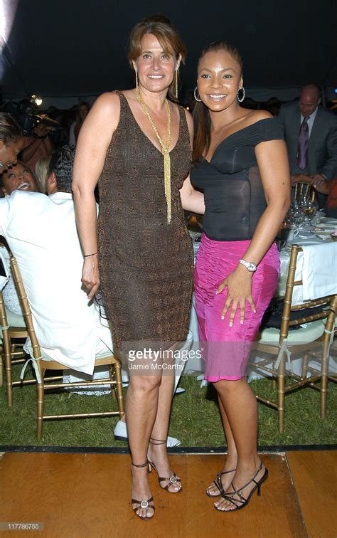 Lorraine Braccos Feet