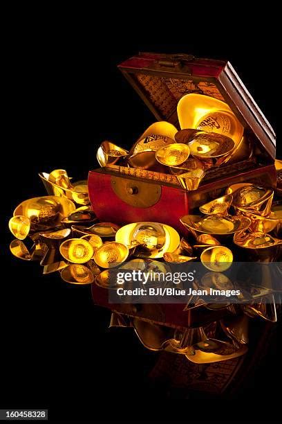 Chinese Treasure Box Photos And Premium High Res Pictures Getty Images