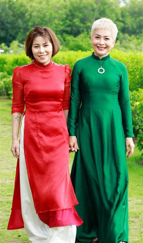 Mẹ chồng hot TikToker đón cô gái lần đò có con riêng về làm dâu