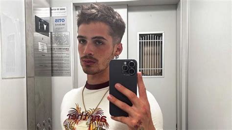 João Guilherme Faz Tatuagem No Rosto E Assusta A Web Desnecessário