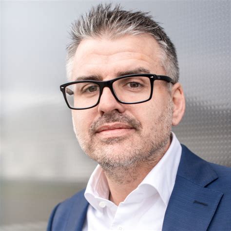 Sebastian Botta Stellvertretender Marktleiter Hellweg Die Profi Bau And Gartenmärkte Gmbh