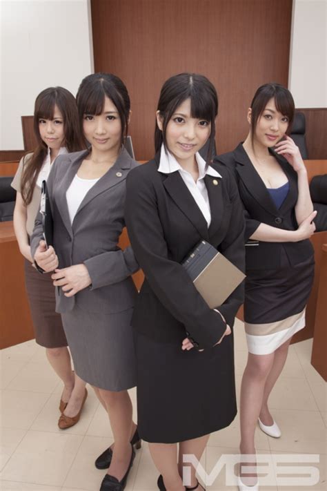 女弁護士 上原亜衣の淫語裁判 性犯罪の検証をしていくうちに明らかになる童貞、デカチンに発情！女法律家たちによる性器の淫語尋問バトル！！ 動画エロタレスト