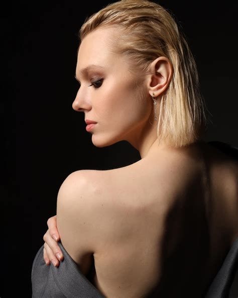 Александра Хромова голая и слив горячих фото актрисы