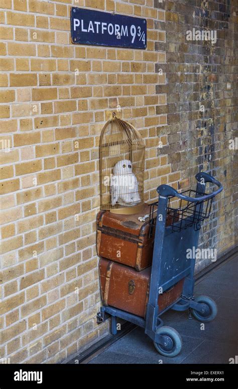 London Uk July 10th 2015 Platform 9 34 At Kings Cross Train