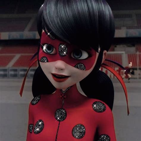 Marinet Miraculus Lady Bug 2021 Panosundaki Pin Disney Prensesleri Uğur Böcekleri Uğur Böceği